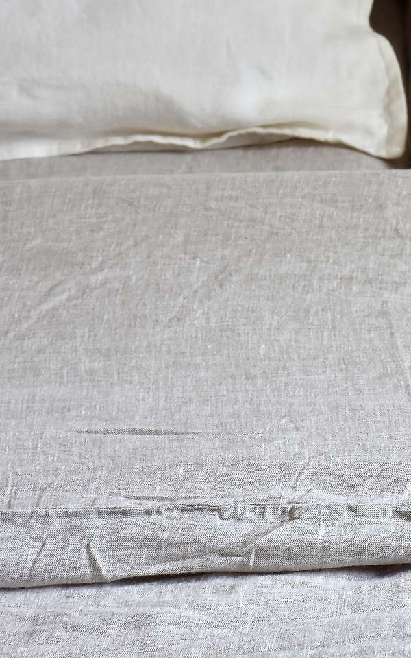 Luxurious bed linen in organic percale cotton or sensual linen | Revolana